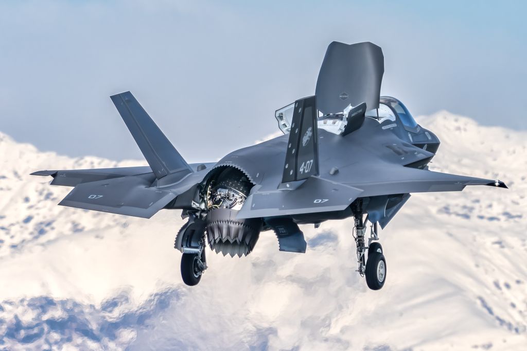 Photo of MMI F35B (APJ7459) - FlightAware